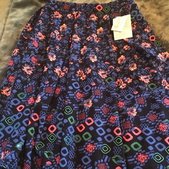 LuLaRoe | Skirts | Lularoe Madison Skirt Medium | Poshmark